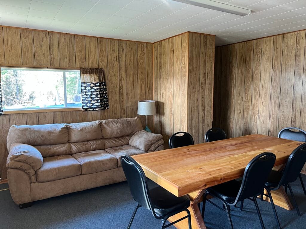 Accommodations | Housekeeping, Outposts | Scout Lake Resort